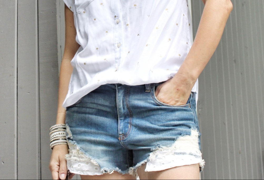 DIY: Pretty Pockets on Your Denim Shorts – Ruffles and Rubies